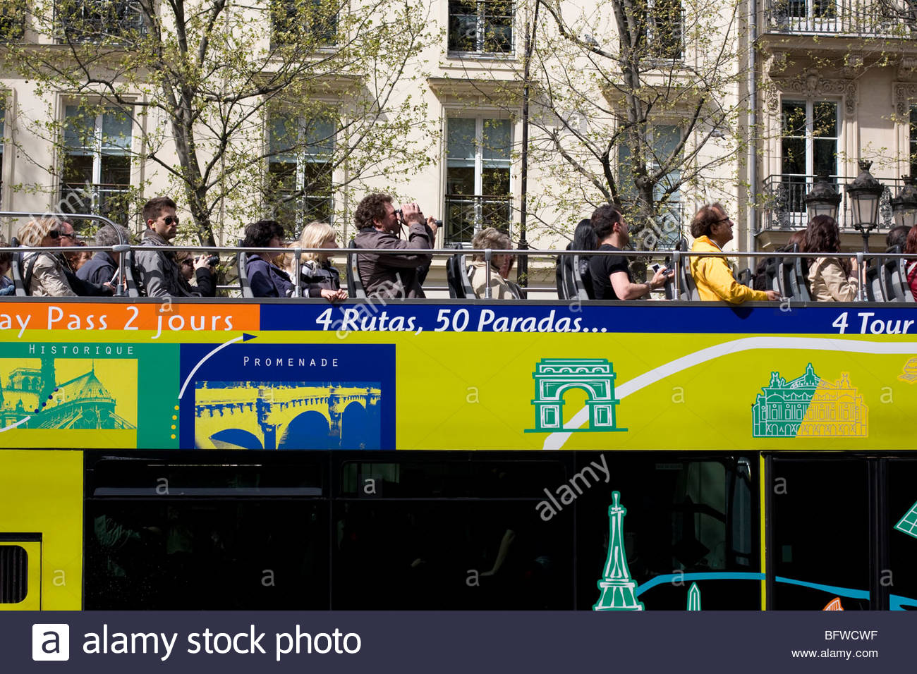 Bus Paris High Resolution Stock Photography and Images - Alamy
