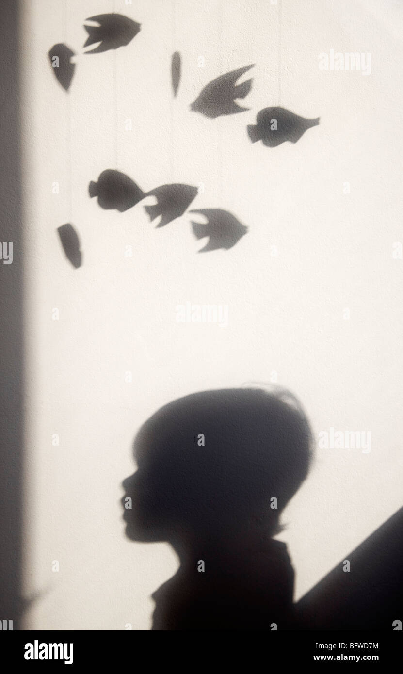 Children and nature and shadow hi-res stock photography and images - Alamy