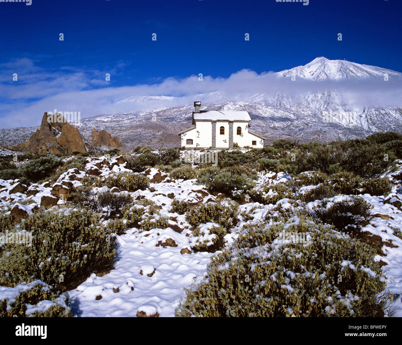 Winter snow on Mount Teide in Las Canadas National Park Stock Photo - Alamy