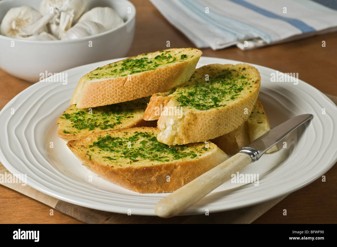 Garlic bread hi-res stock photography and images - Alamy