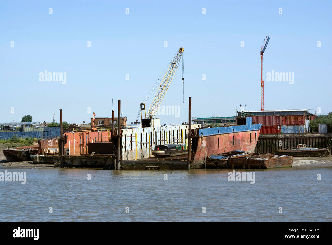Drydocks hi-res stock photography and images - Alamy
