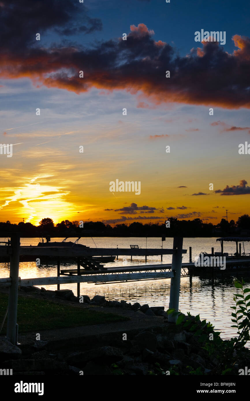 Shoreland hi-res stock photography and images - Alamy