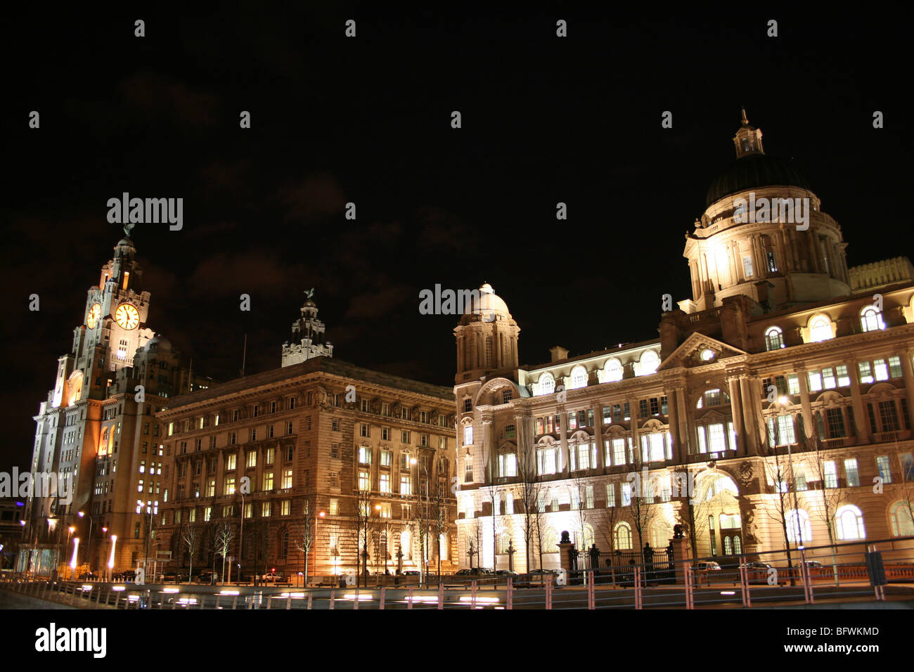 Liverpool three graces hi-res stock photography and images - Alamy