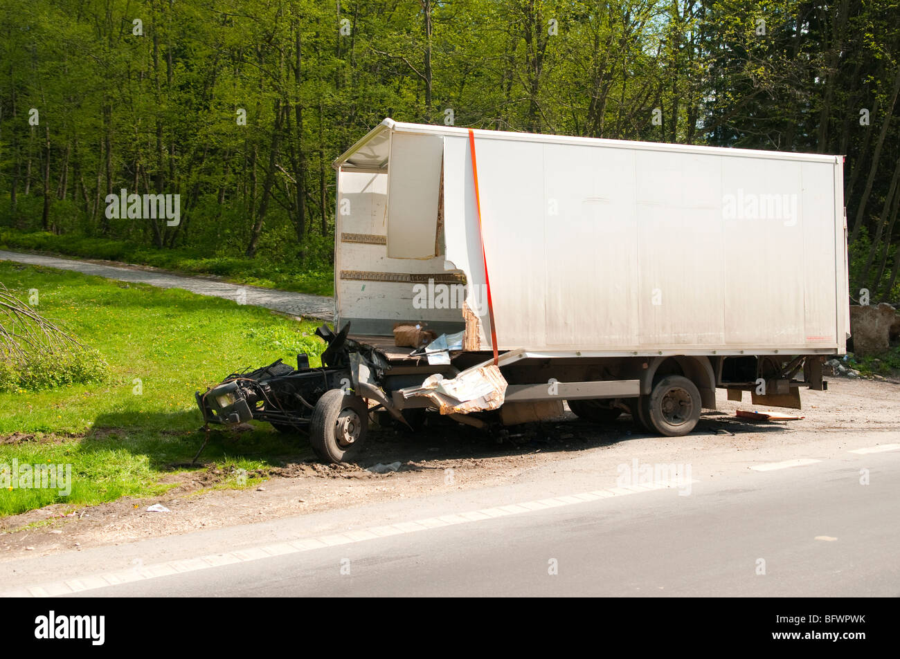 Lorry crash on the notorious E60 road at Timisul de Sus in the Fagaras ...