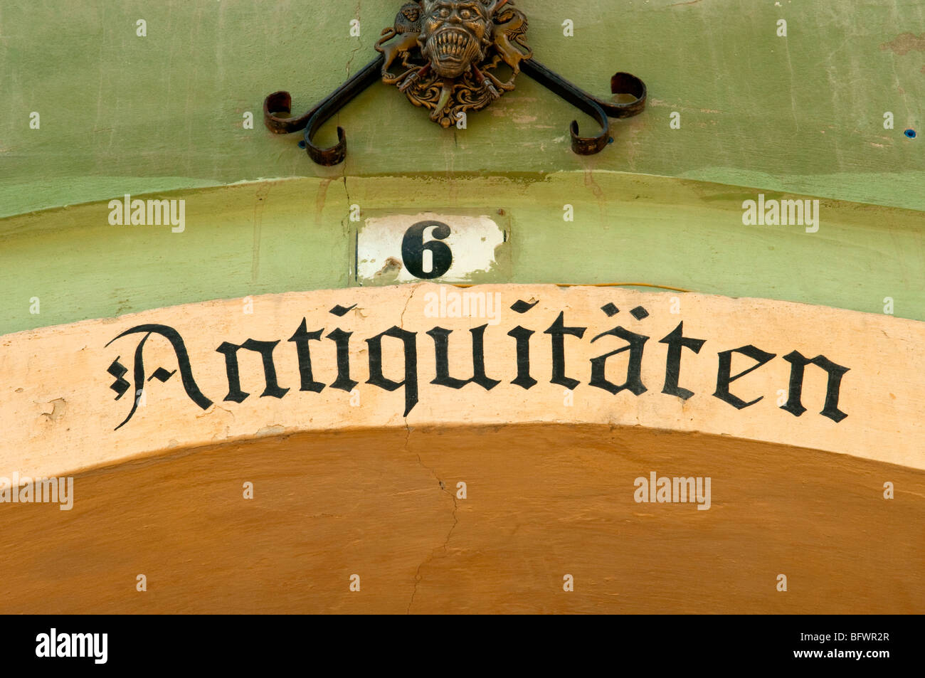 Antique shop sign hi-res stock photography and images - Alamy