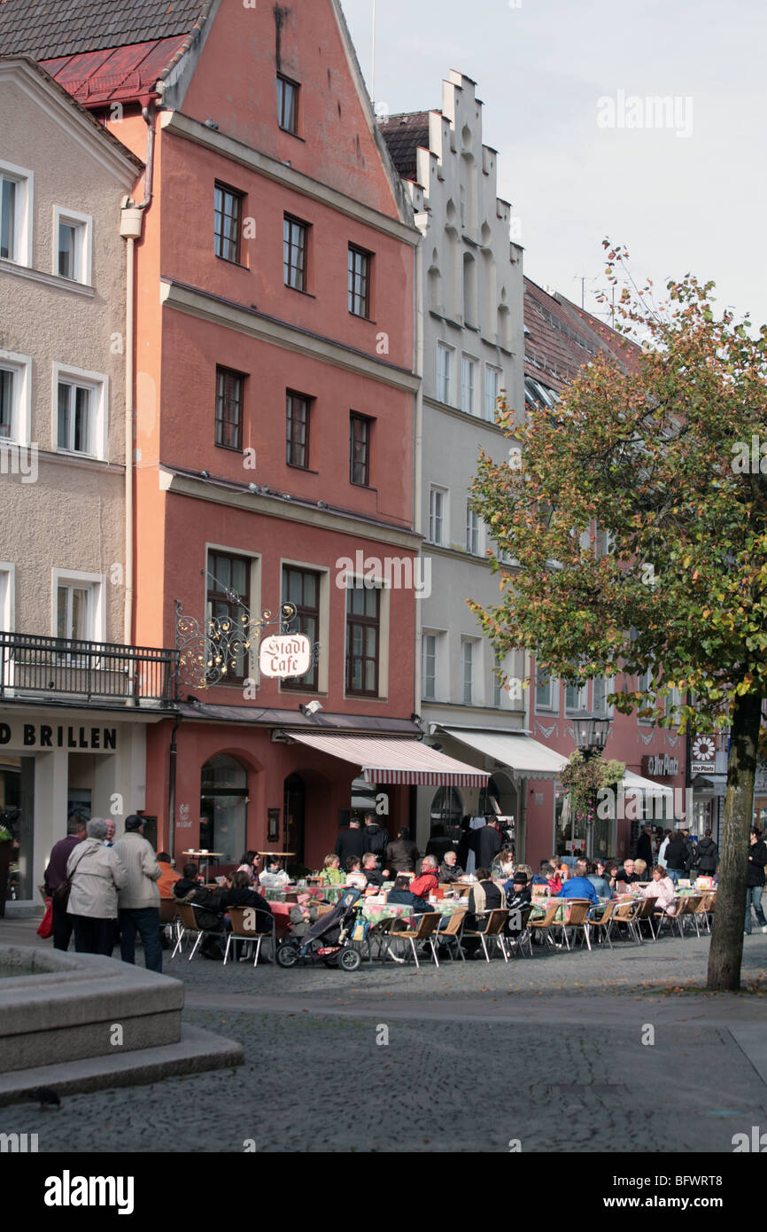 Ornate shop signs and shop fronts cafe Reichen Strasse Fussen Bavaria ...
