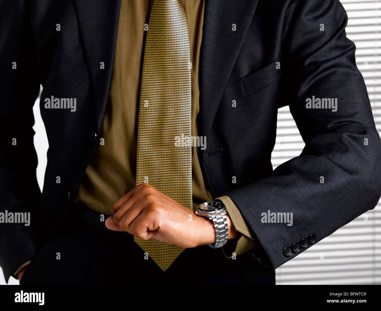 Business man checking pockets hi-res stock photography and images - Alamy