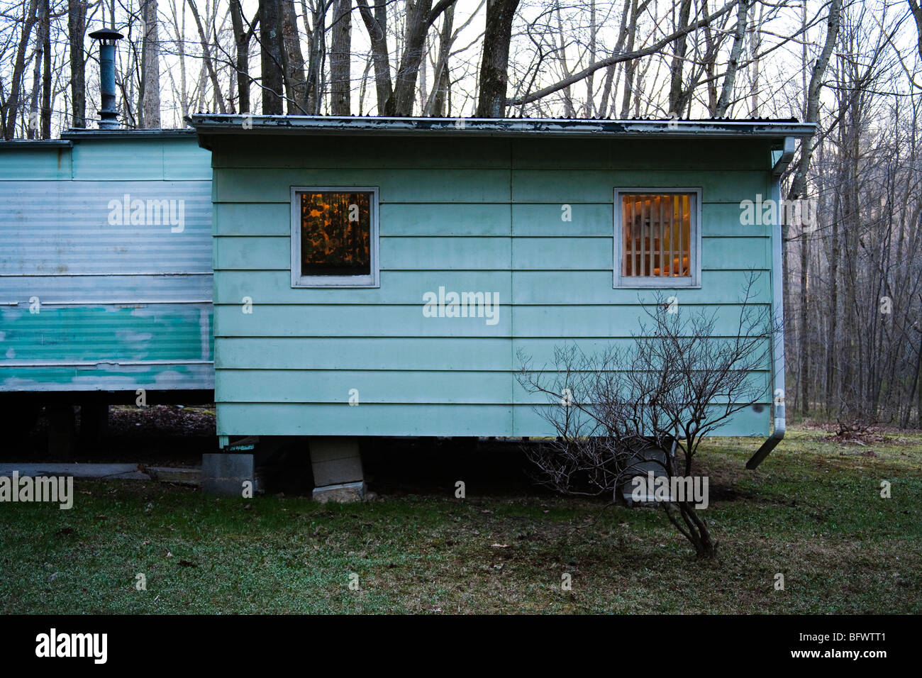Hunting shack hi-res stock photography and images - Alamy