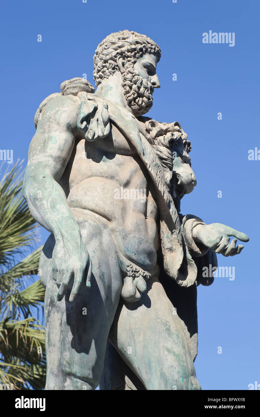 Statue of hercules hi-res stock photography and images - Alamy