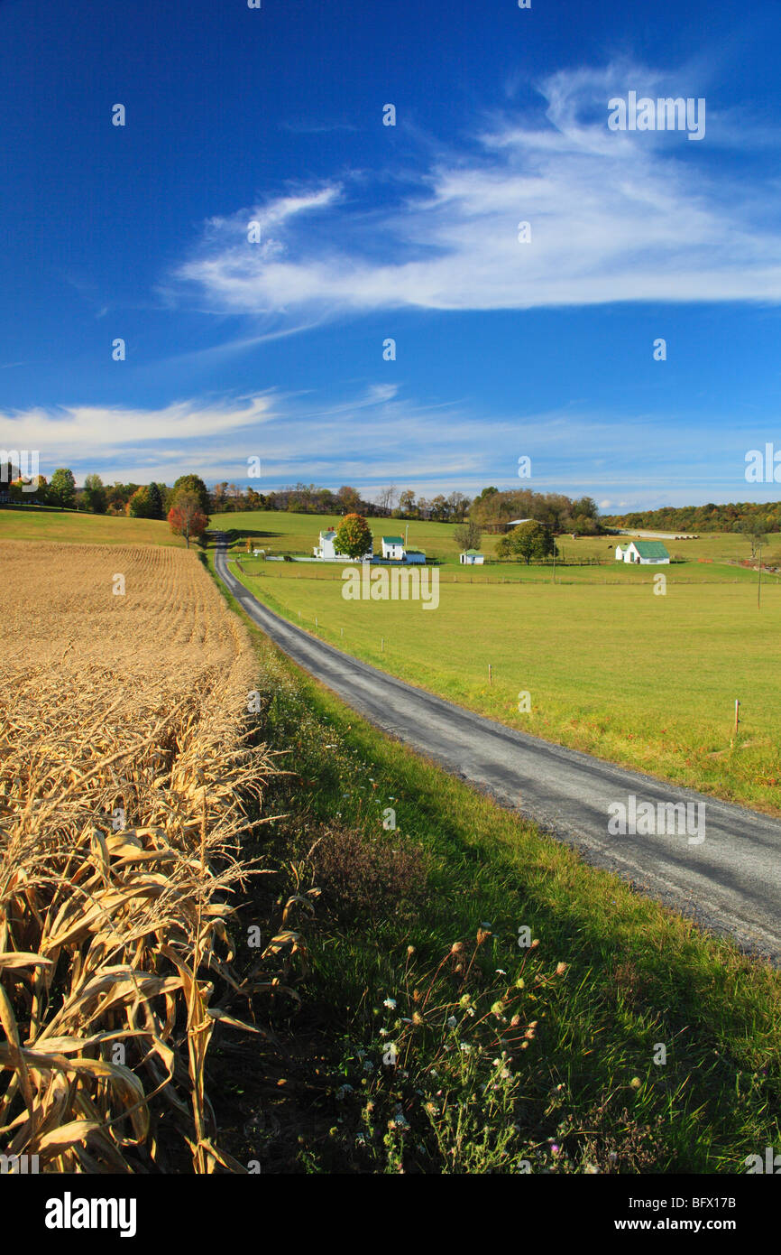 Red farm house in united states hi-res stock photography and images - Alamy