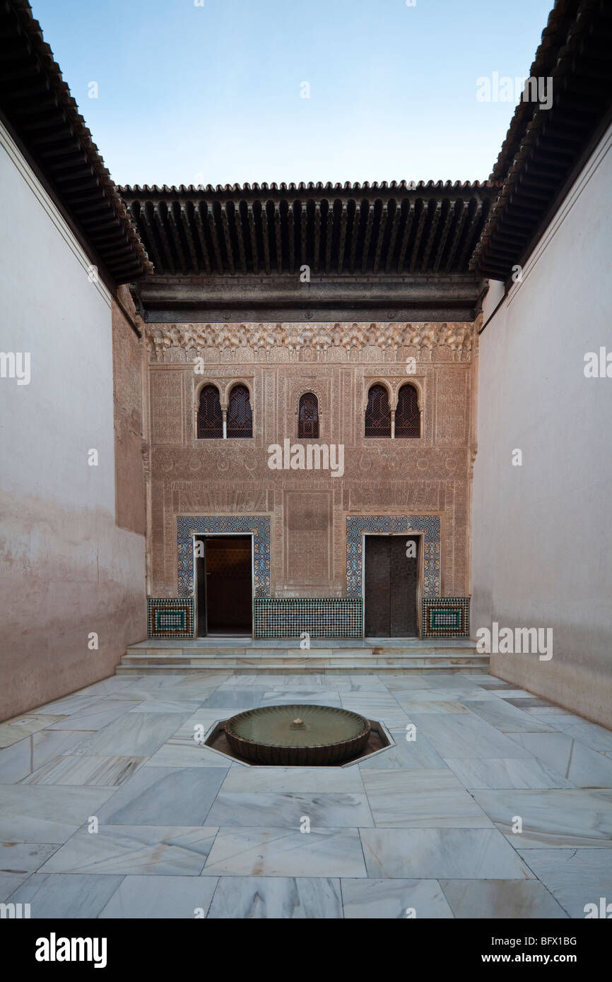 The Cuarto Dorado, the courtyard of the gate to the Comares Palace ...