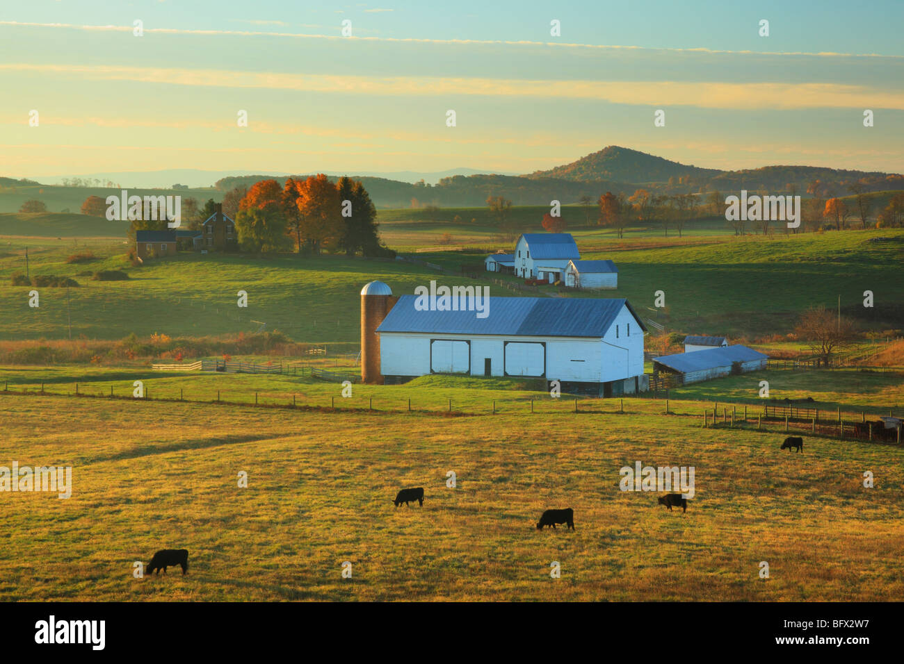 Virginia landscape farm mountains hi-res stock photography and images ...