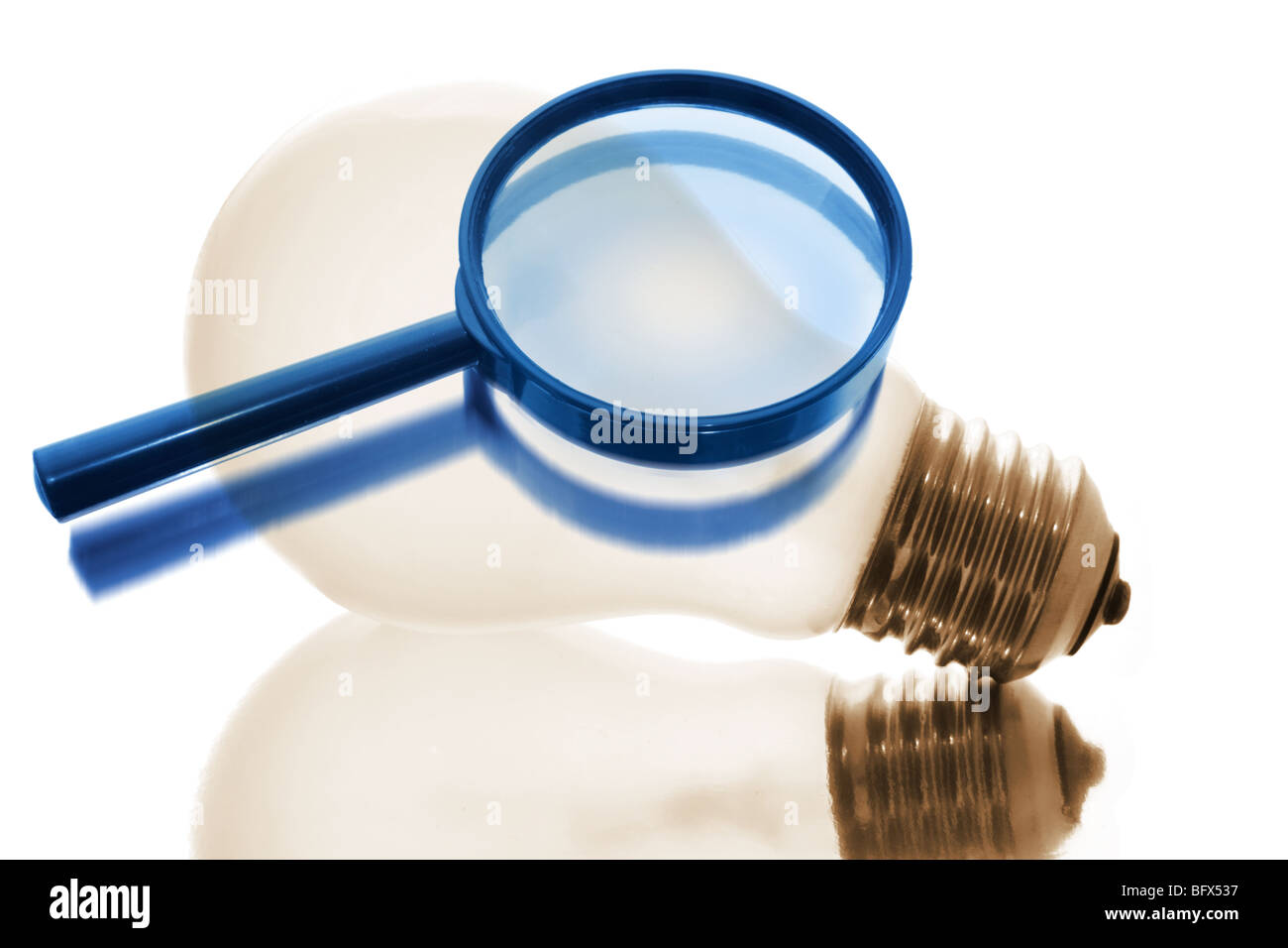 Magnifying lamp hi-res stock photography and images - Alamy