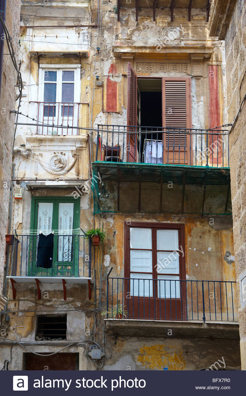 Slum Houses Stock Photos & Slum Houses Stock Images - Alamy