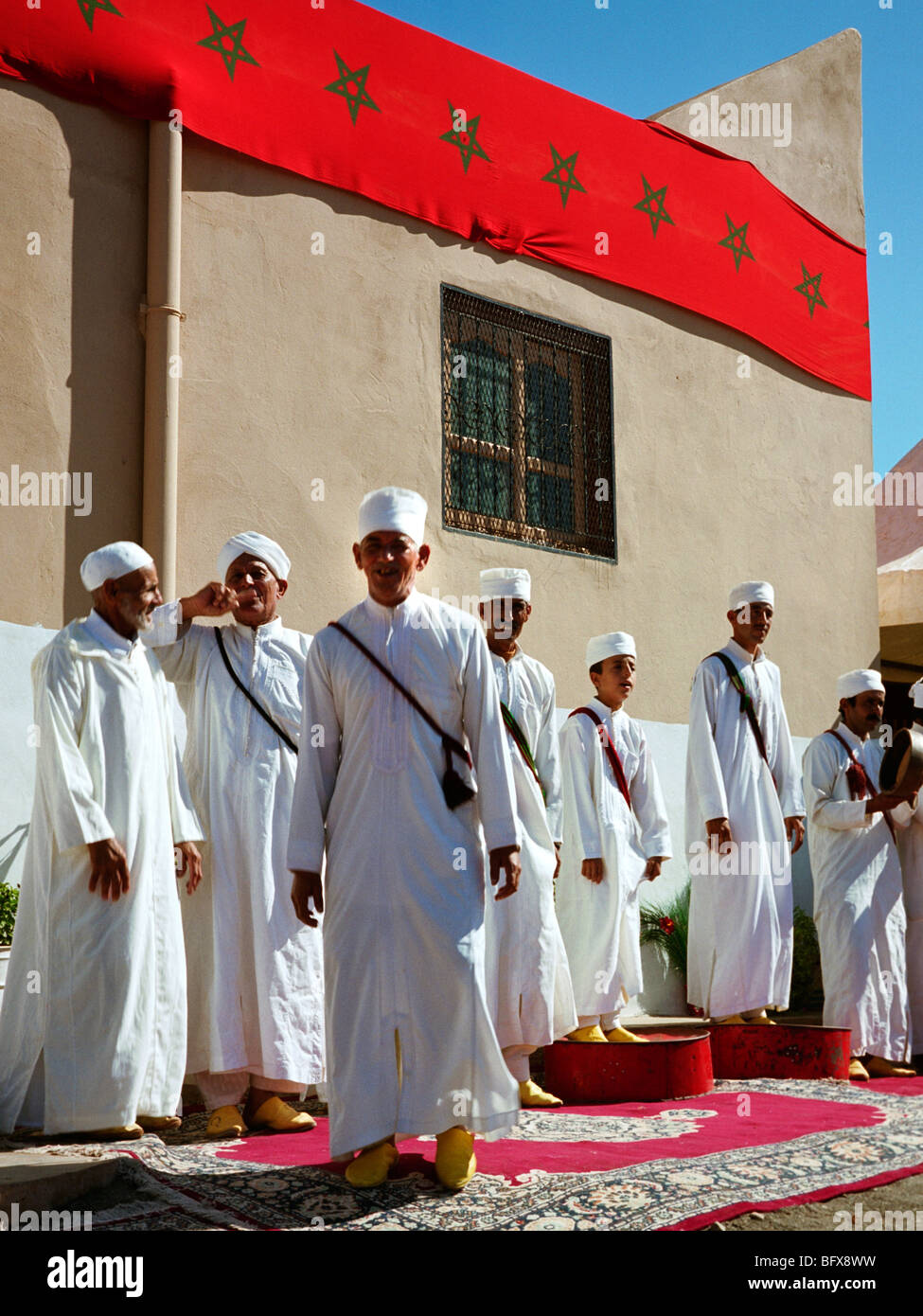 Morocco dance amazigh hi-res stock photography and images - Alamy