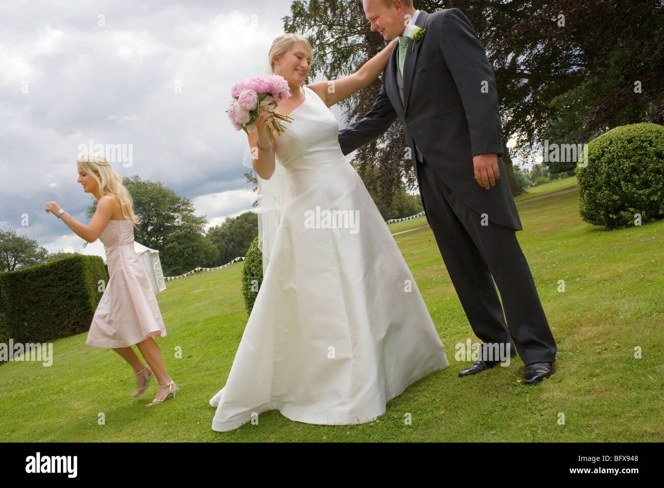 English bride hi-res stock photography and images - Alamy