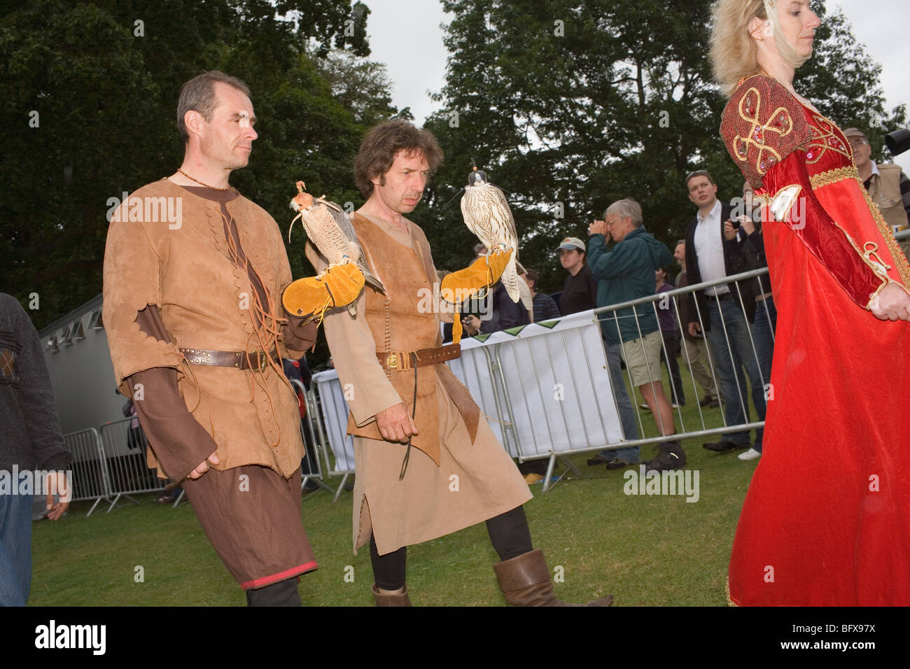Medieval falconry england hi-res stock photography and images - Alamy