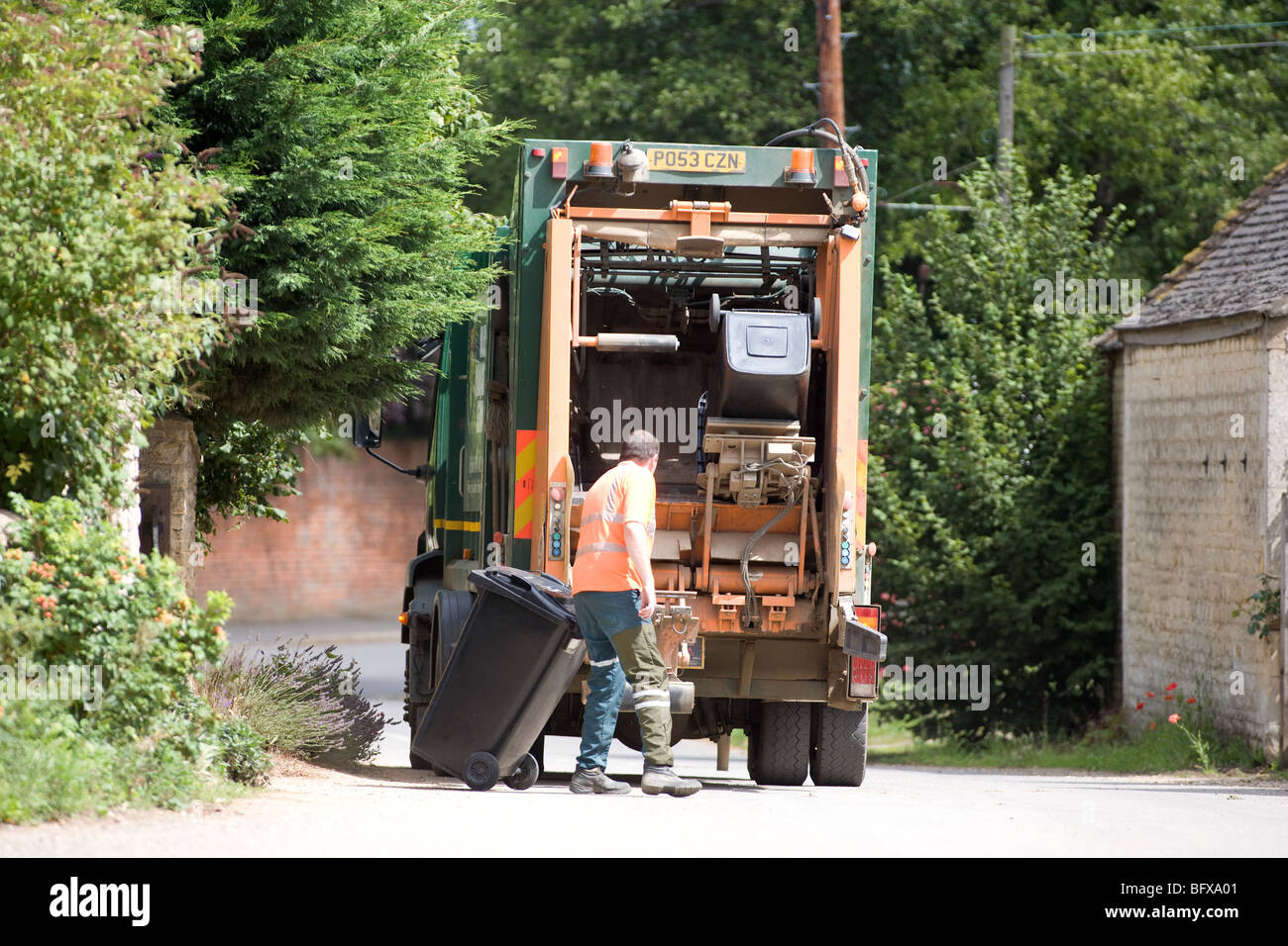Dustman hi-res stock photography and images - Alamy