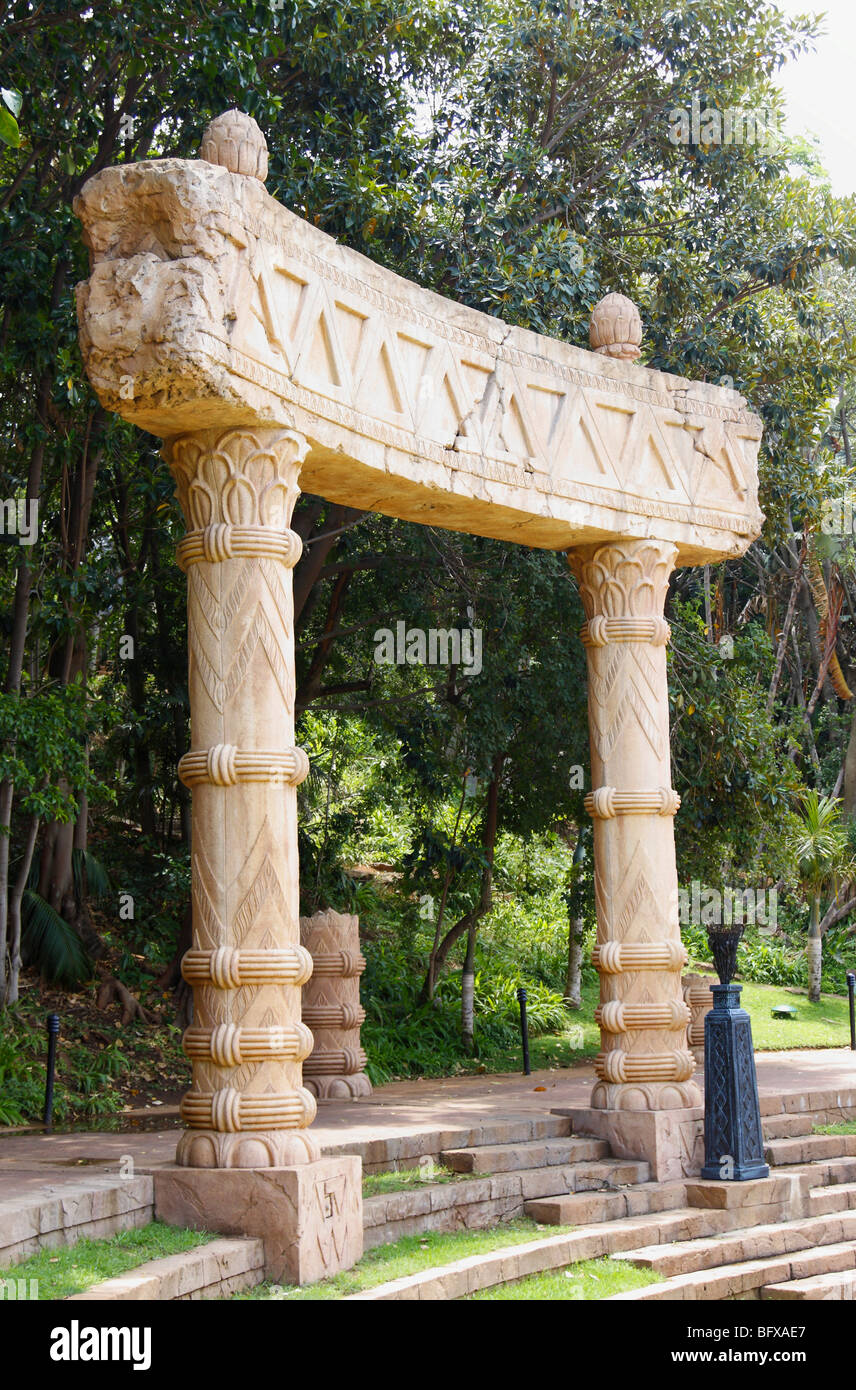 Decorative architectural stuff of Palace Hotel, Sun City, South Africa ...