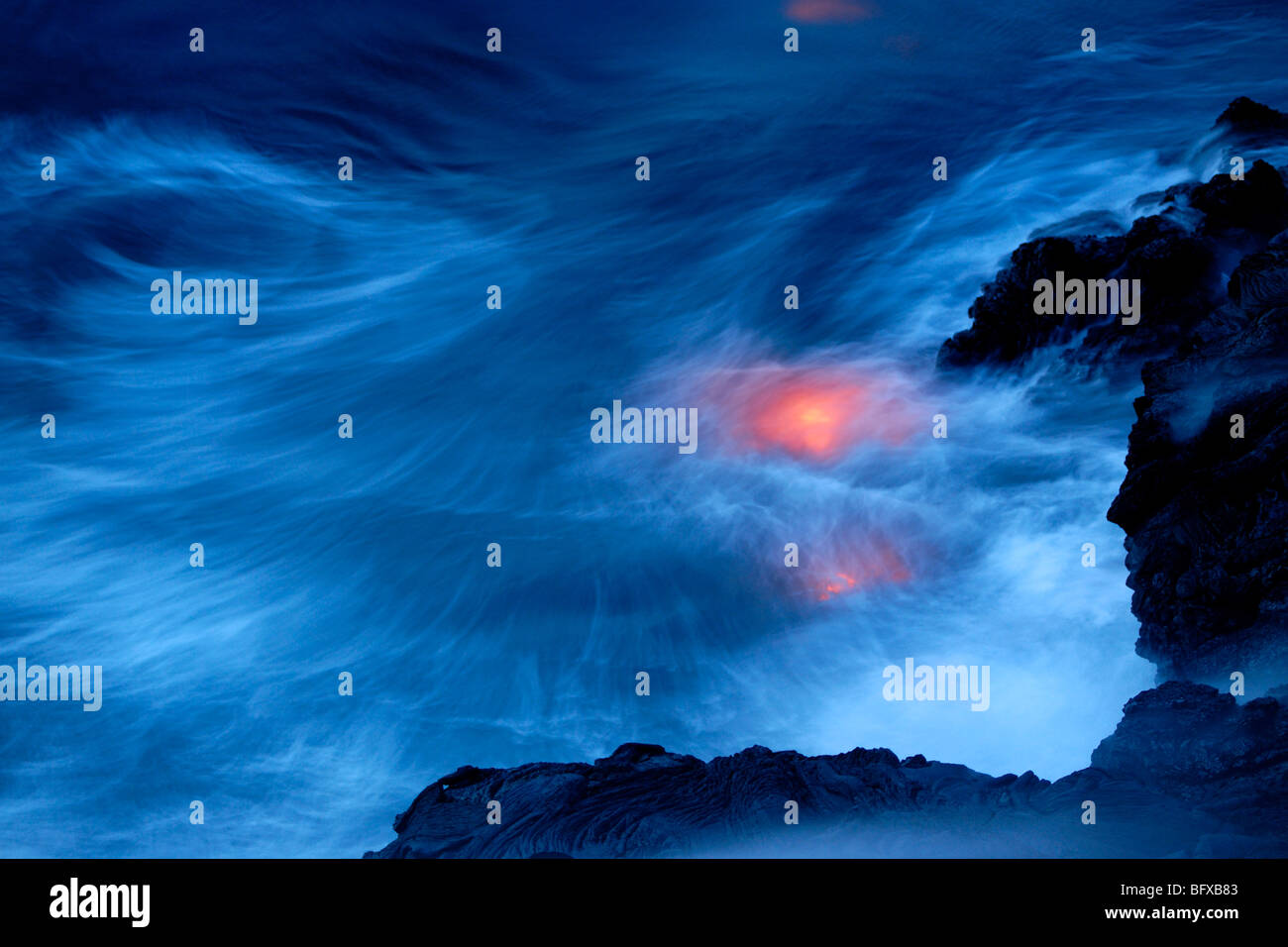 Lava flows and the Poupou ocean entry, Hawaii Volcanoes National Park ...