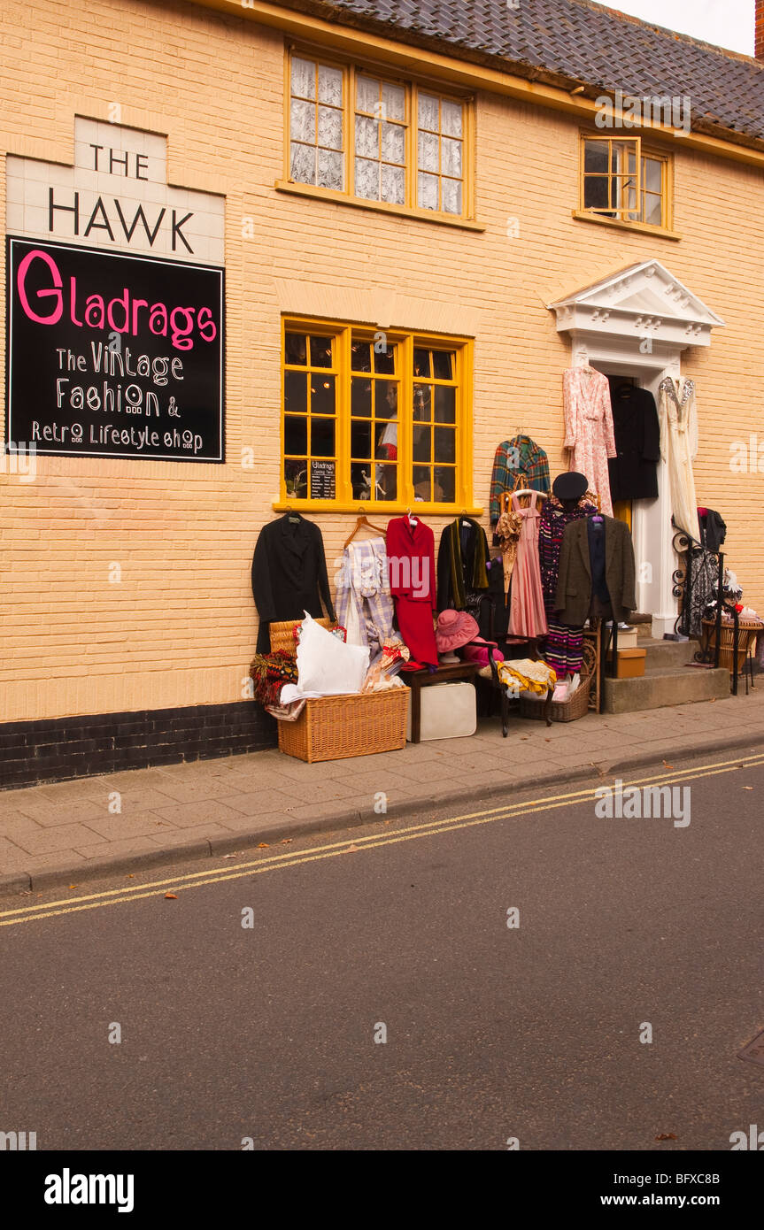 Vintage clothing display hi-res stock photography and images - Alamy
