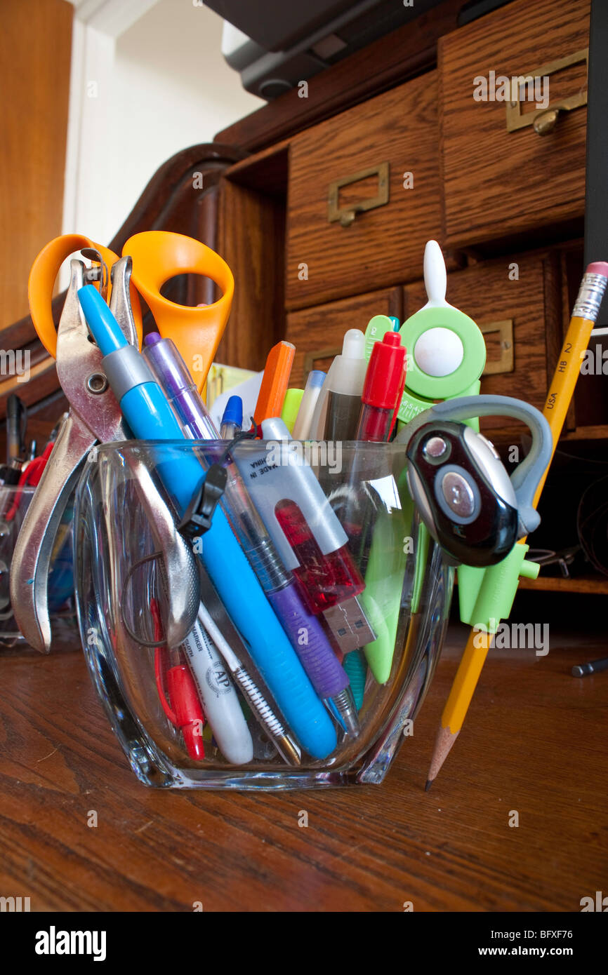 A modern pencil caddy Stock Photo - Alamy