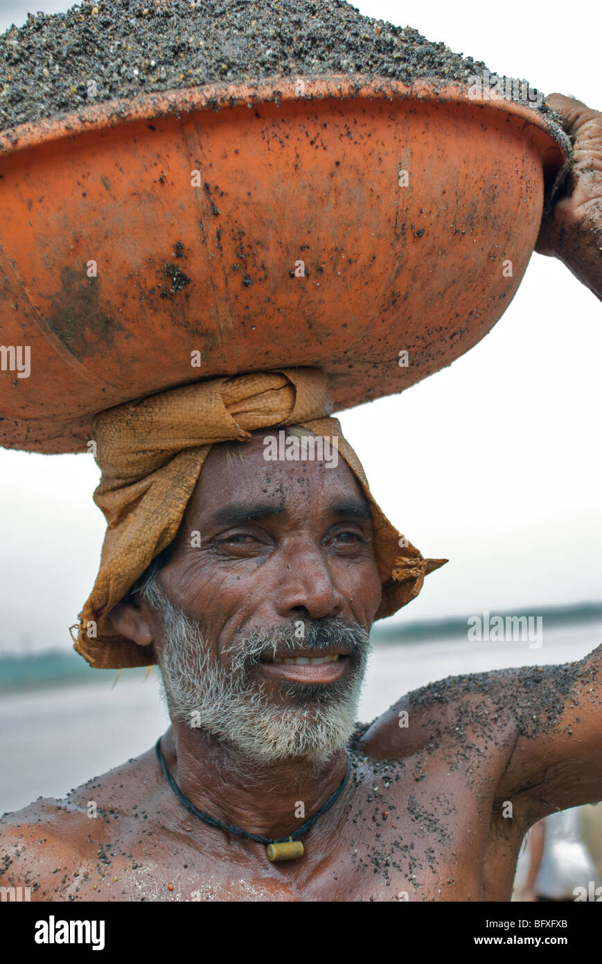 Labouring man hi-res stock photography and images - Alamy