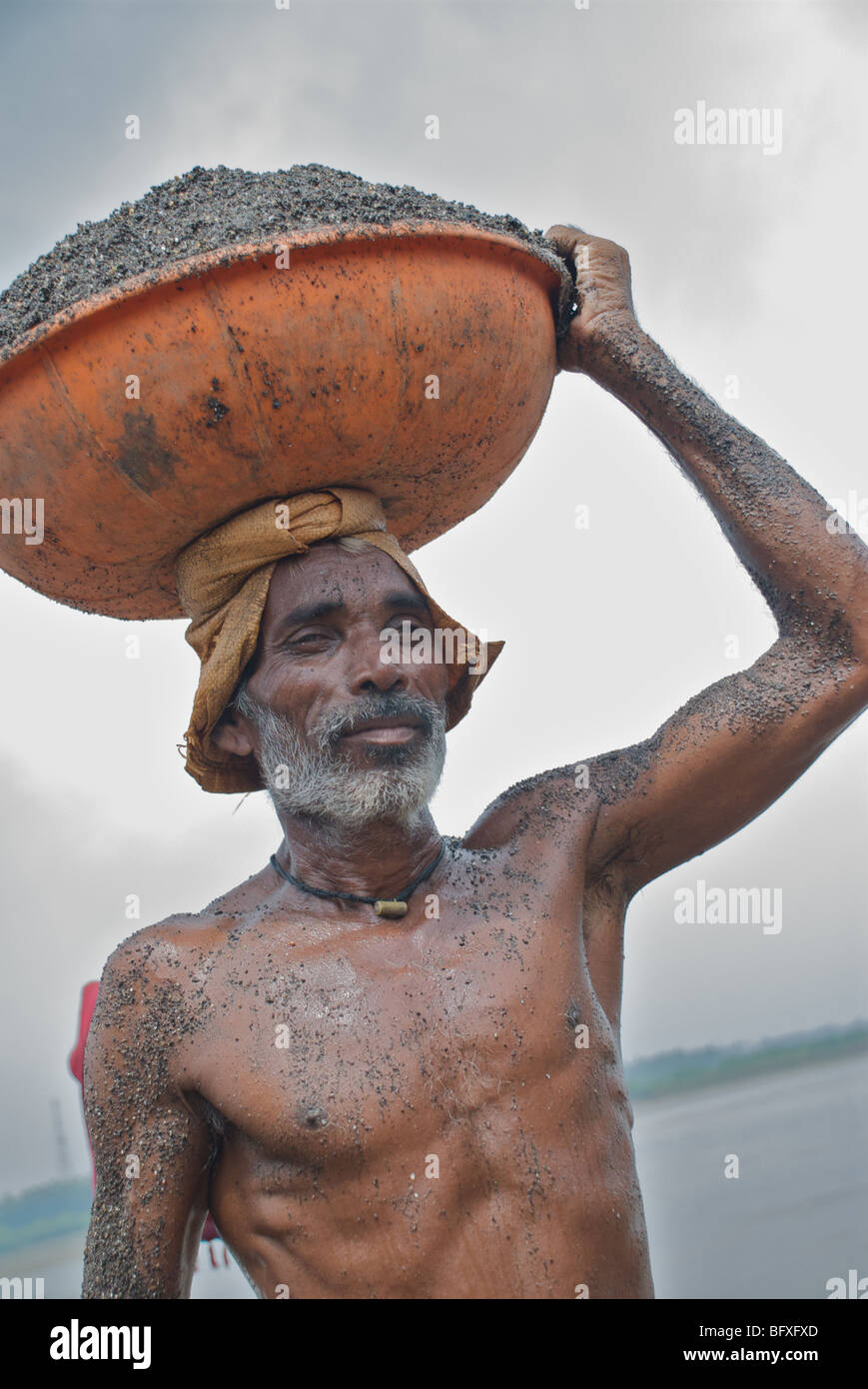 Sand and grit mining boats on the river Tapei in Northern Indian ...