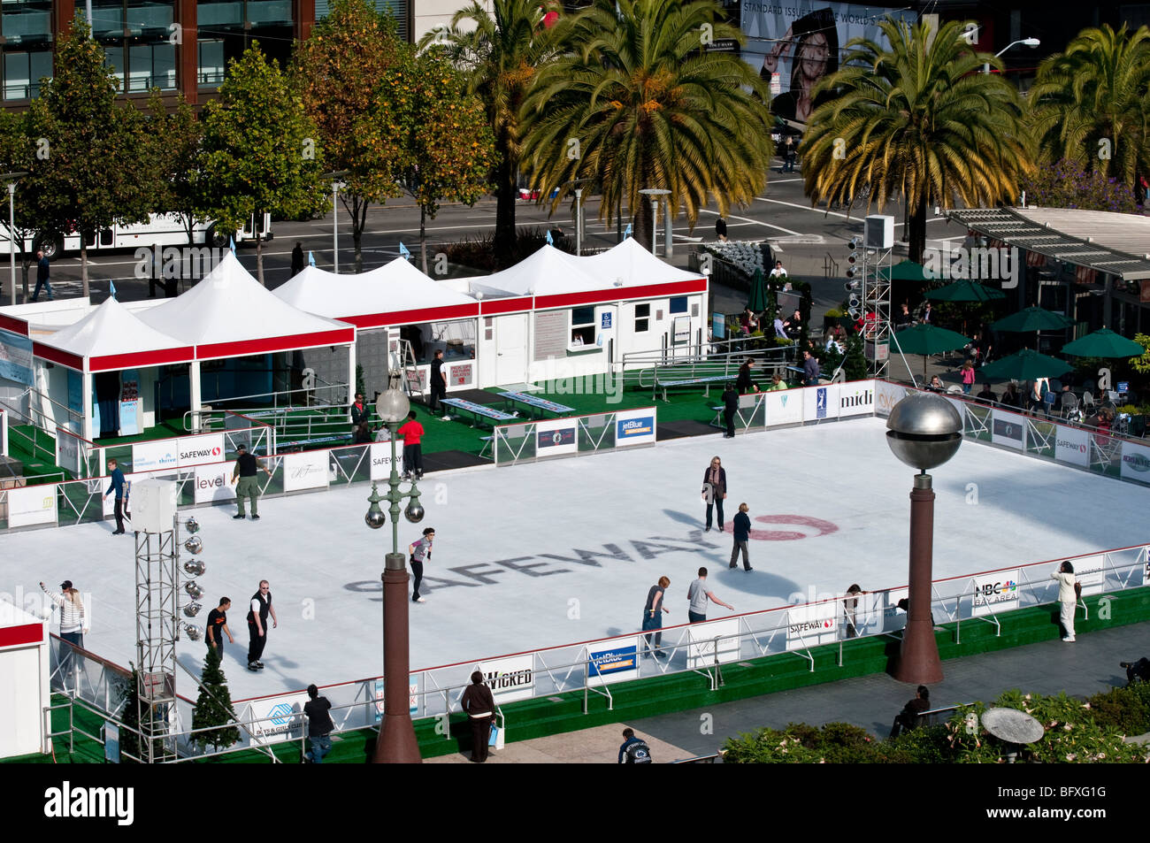 The Holiday Ice Rink at Union Square in San Francisco California Stock ...