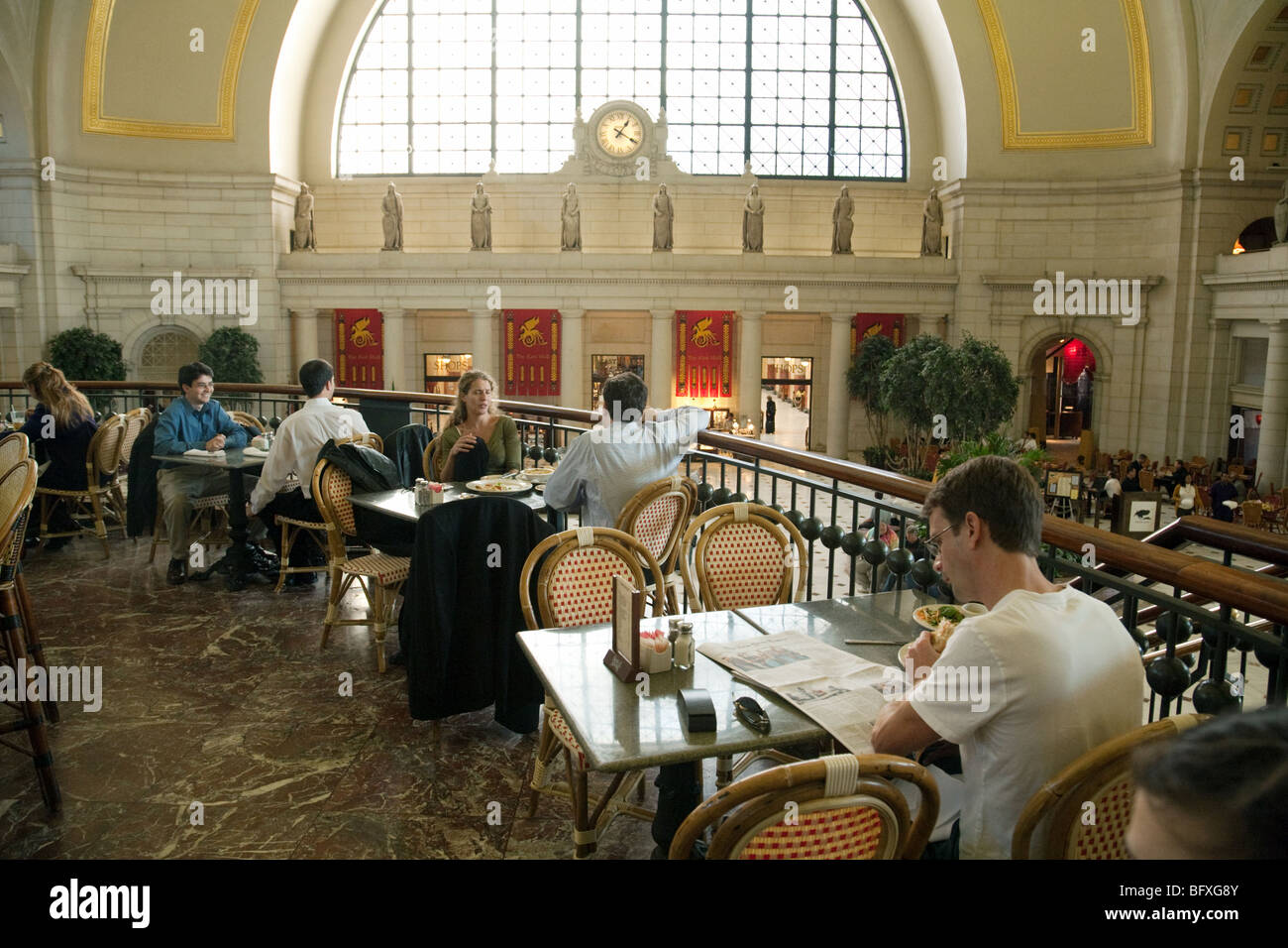 Diners eating at the restaurant, the Main Hall, Union Station ...