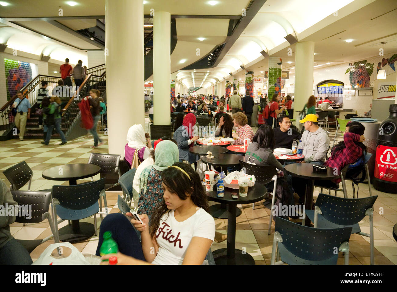 Cafeteria in shopping mall hi-res stock photography and images - Alamy