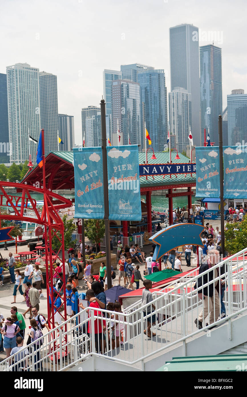 Chicago navy pier skyline hi-res stock photography and images - Alamy