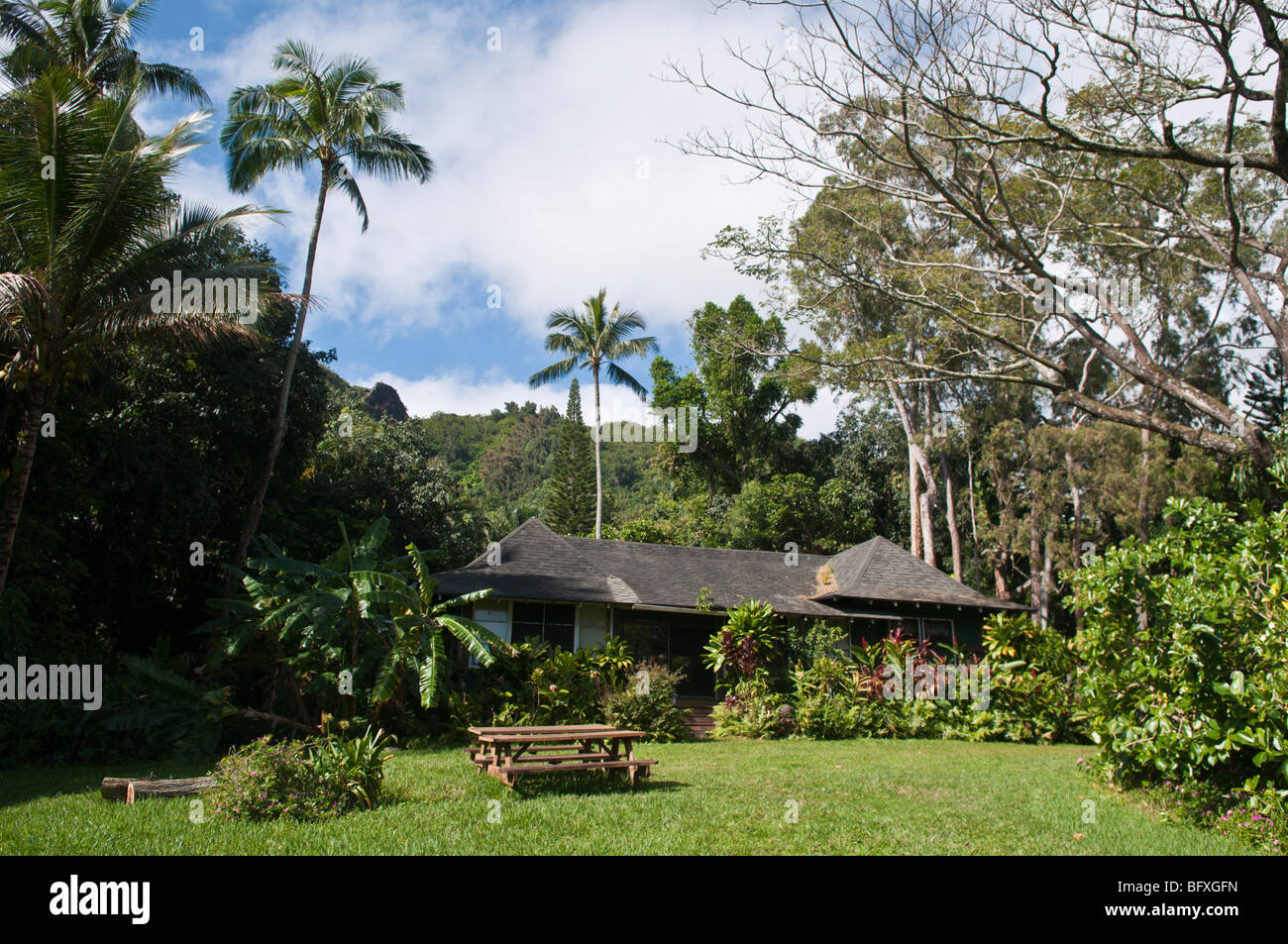 Old Hawaiian style house, Kualoa, Oahu, Hawaii Stock Photo - Alamy