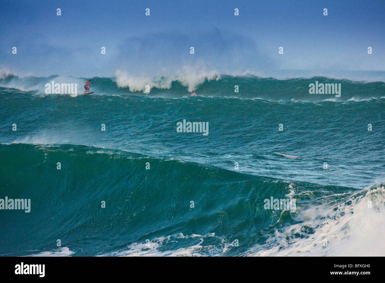 Tow surfing hi-res stock photography and images - Alamy