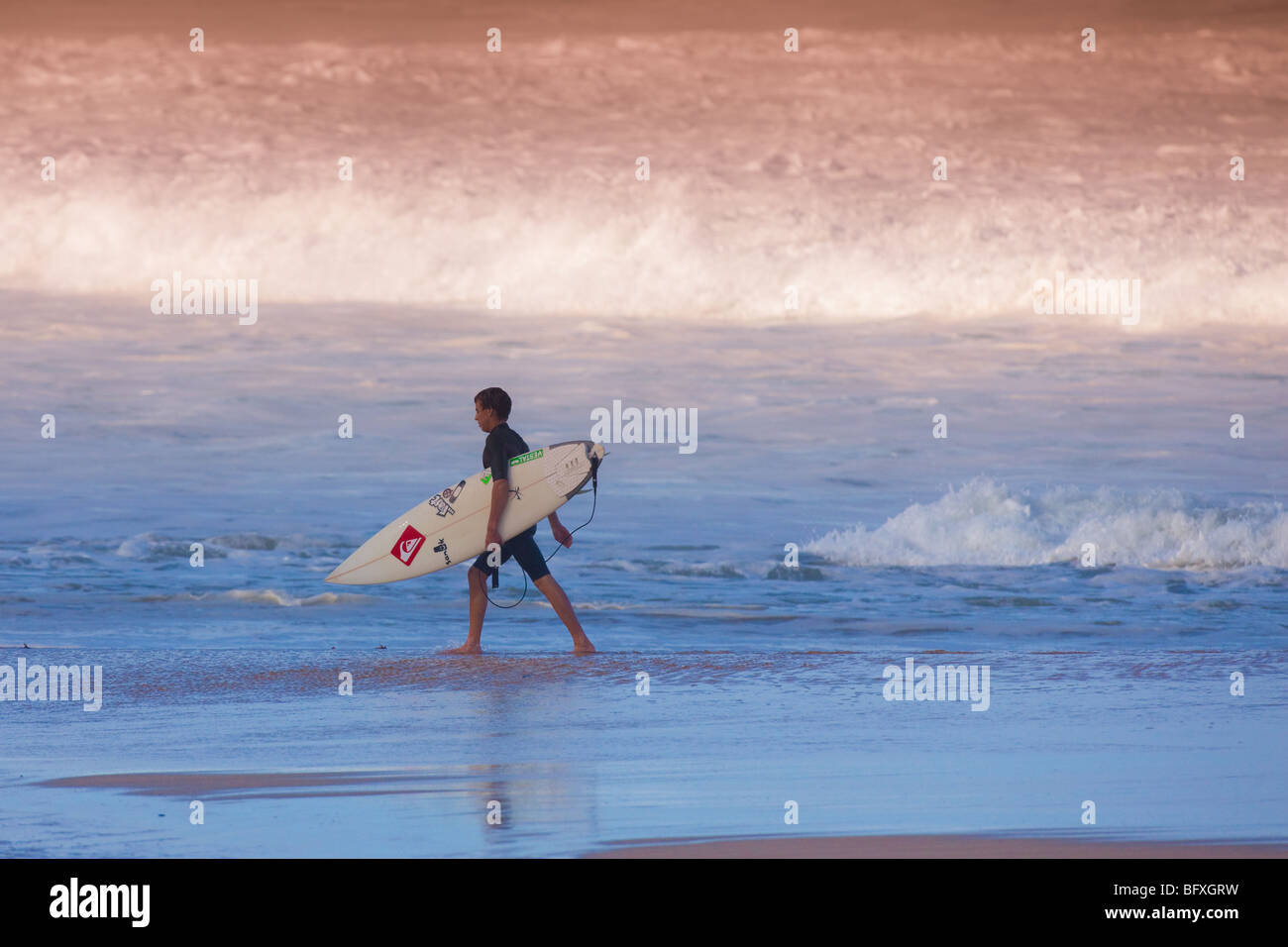 North shore pipeline hi-res stock photography and images - Alamy