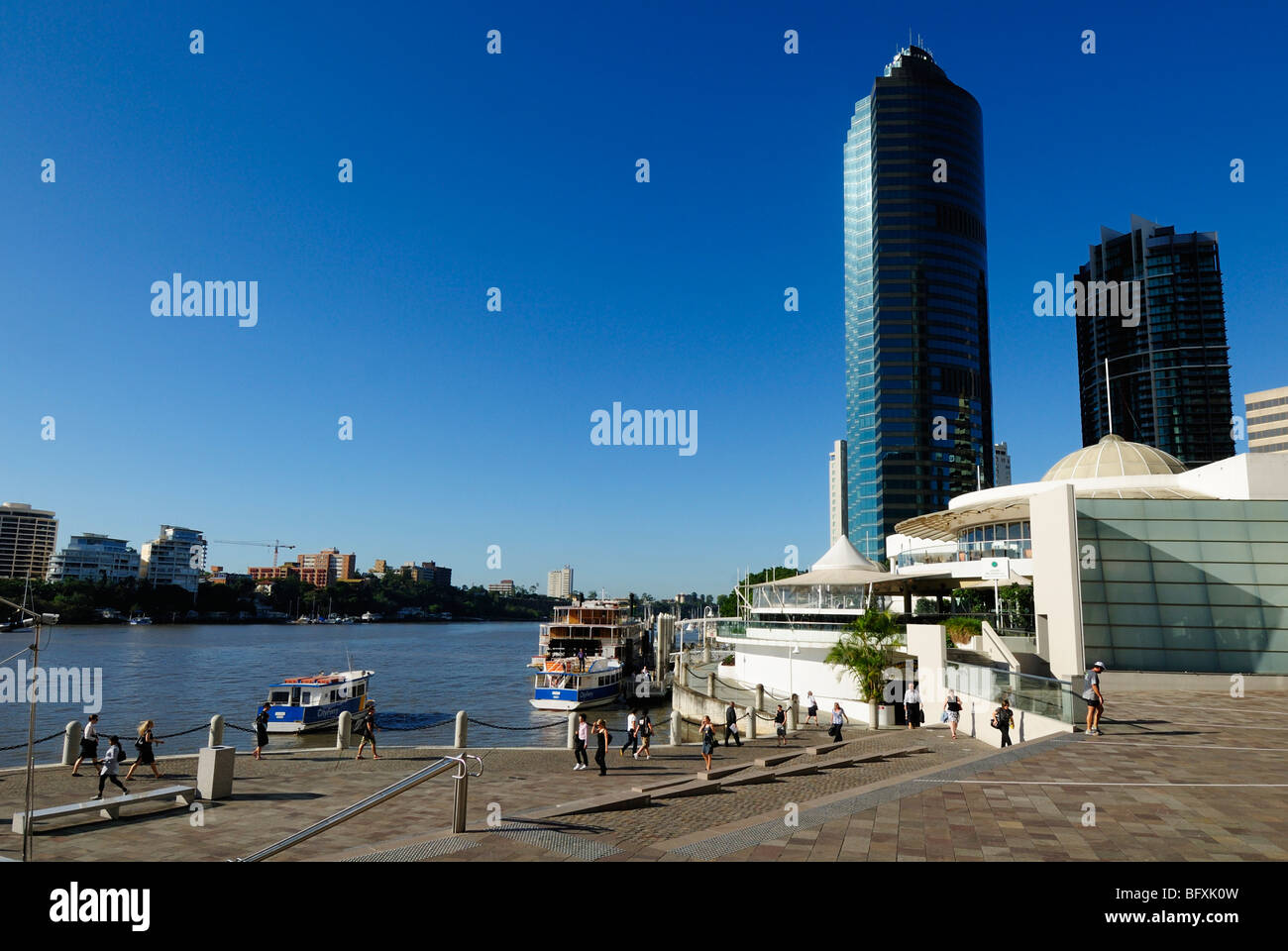 Ausflugsboot am pier hi-res stock photography and images - Alamy