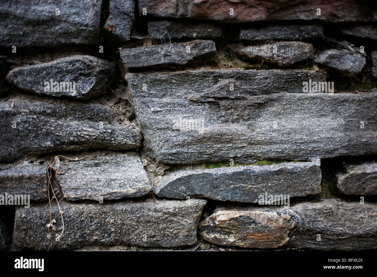 Jagged stone wall hi-res stock photography and images - Alamy