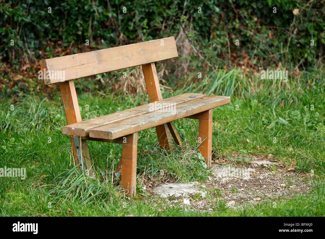 Bench wood hi-res stock photography and images - Alamy