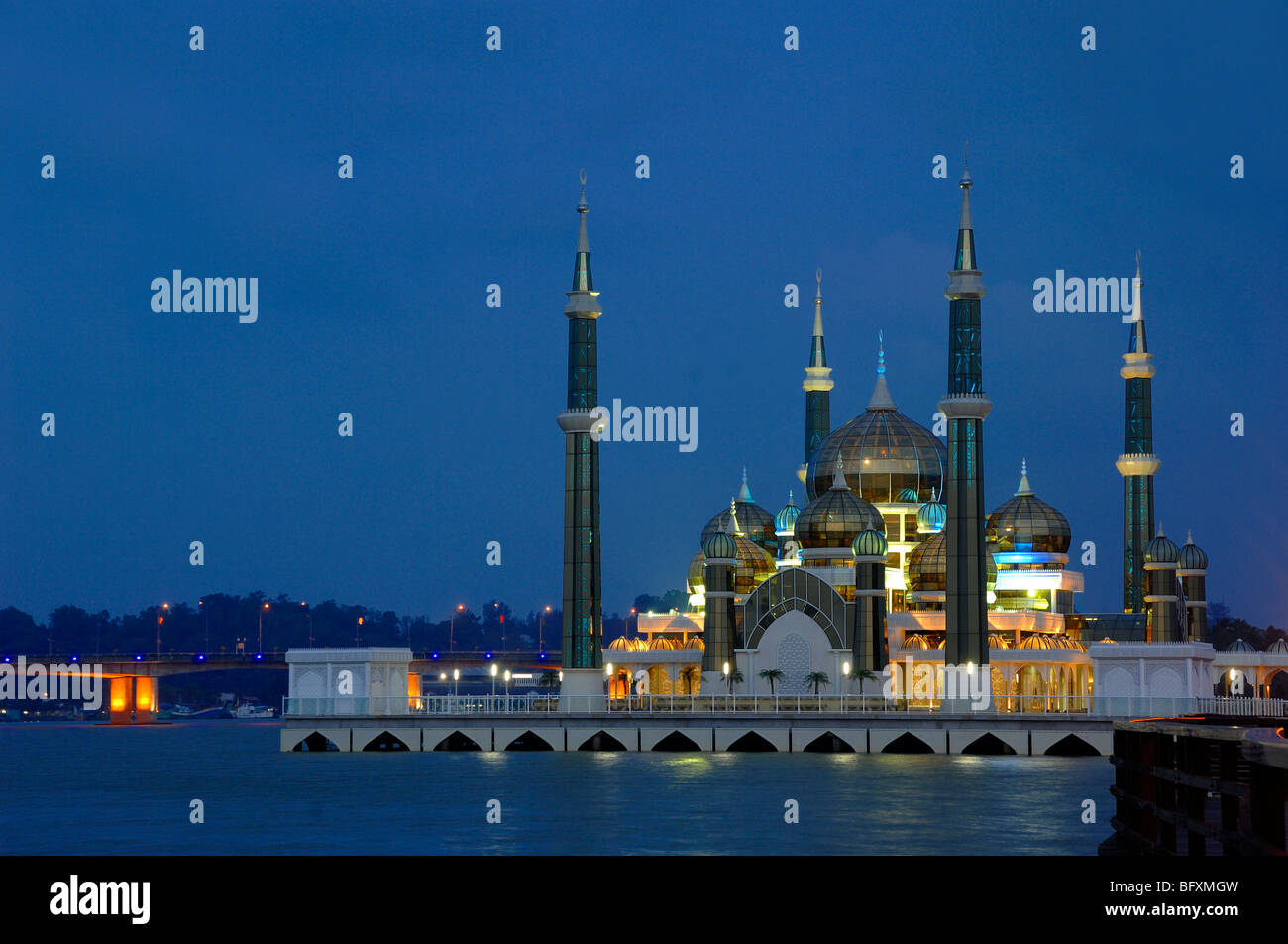The Transparent All-Glass Crystal Mosque (2006-2008) or Masjid Kristal ...