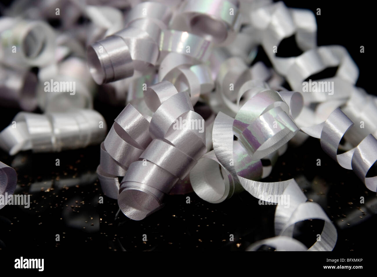 Ribbon streamers hi-res stock photography and images - Alamy