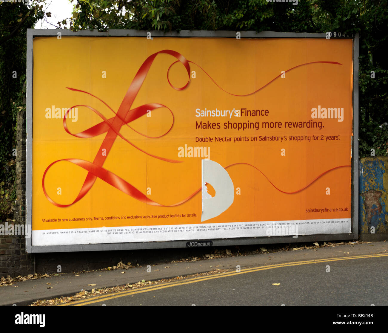 Advertisement billboard hoarding hi-res stock photography and images ...