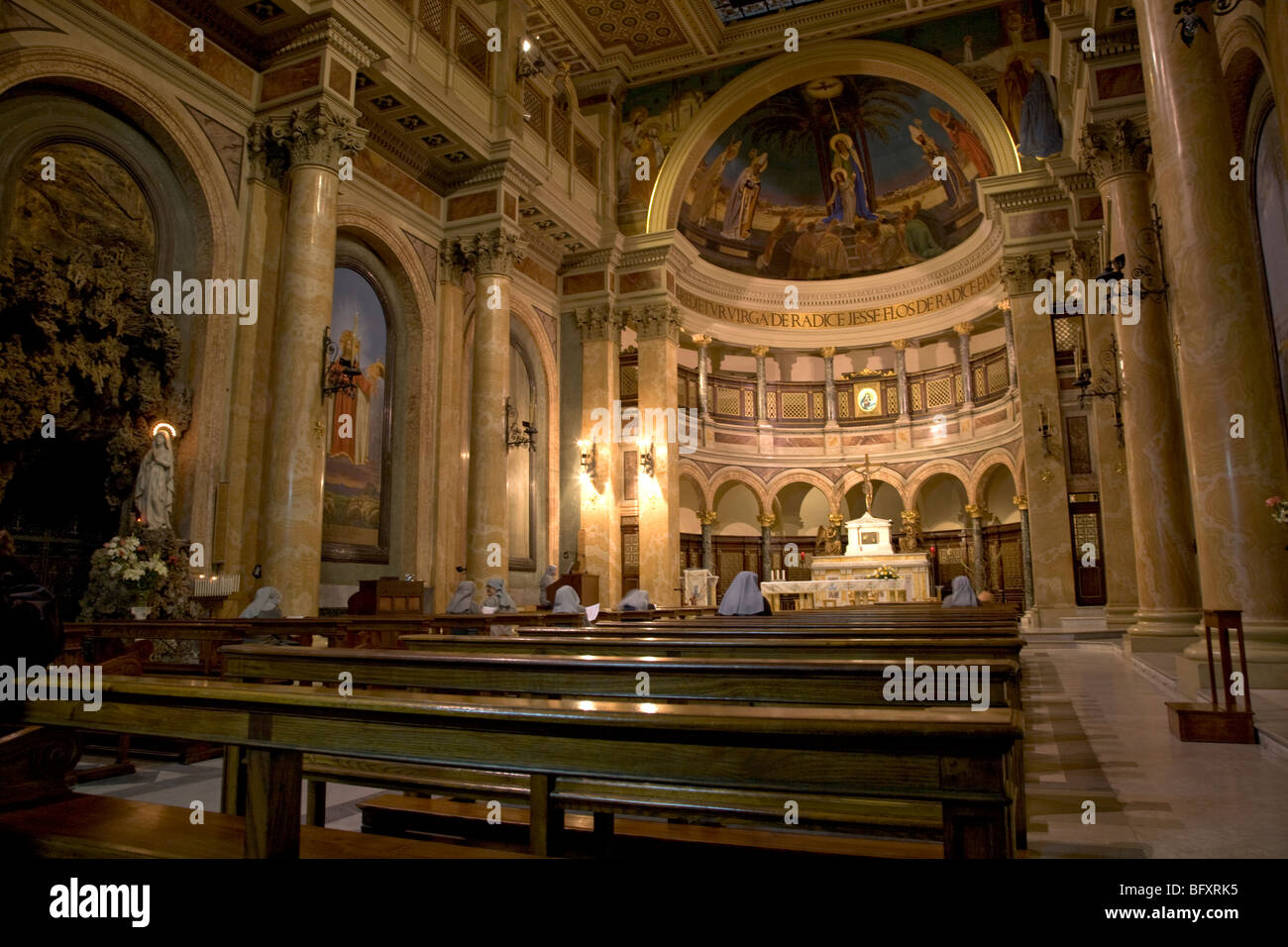 Interior church rome hi-res stock photography and images - Alamy