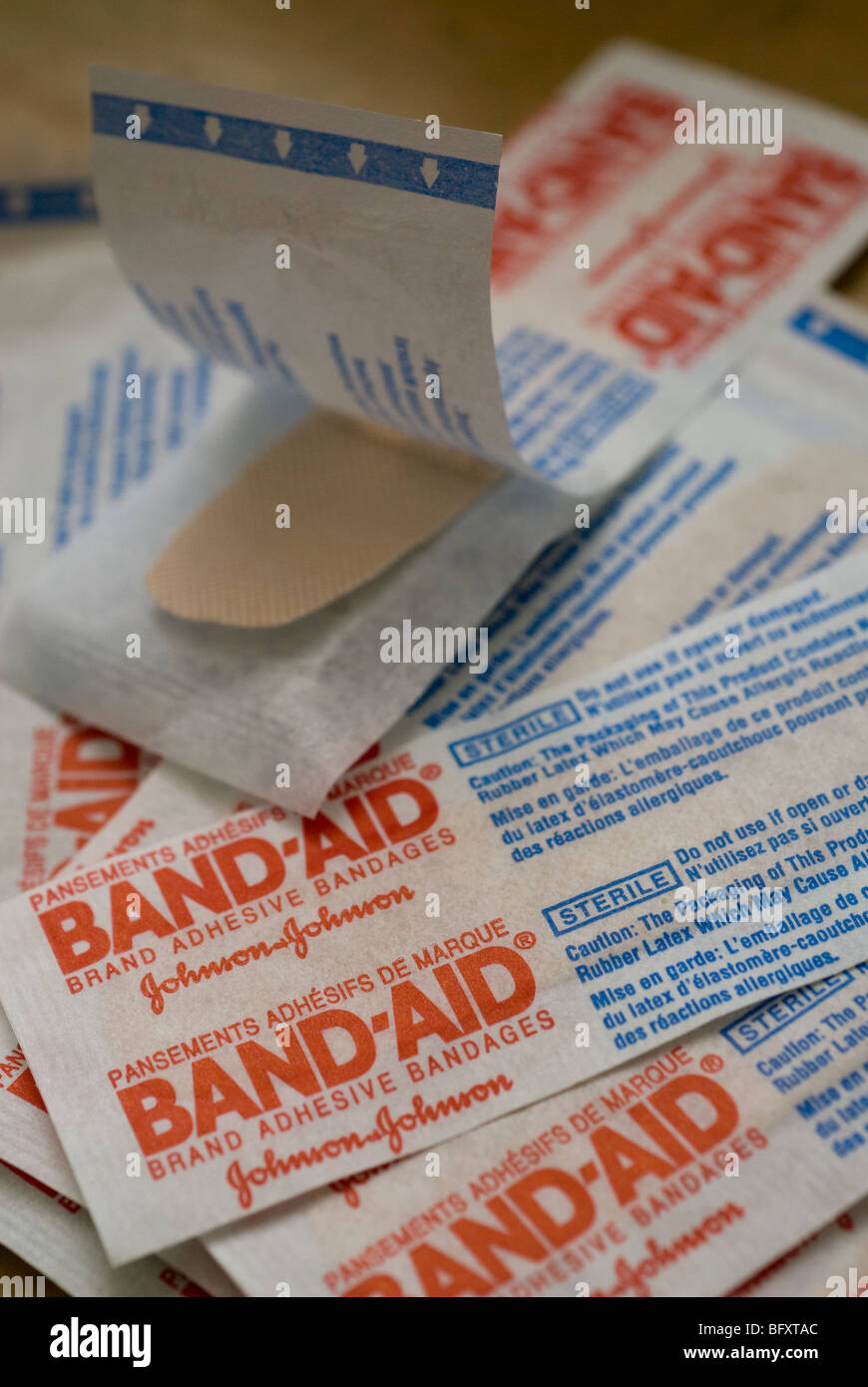 Band aid hi-res stock photography and images - Alamy