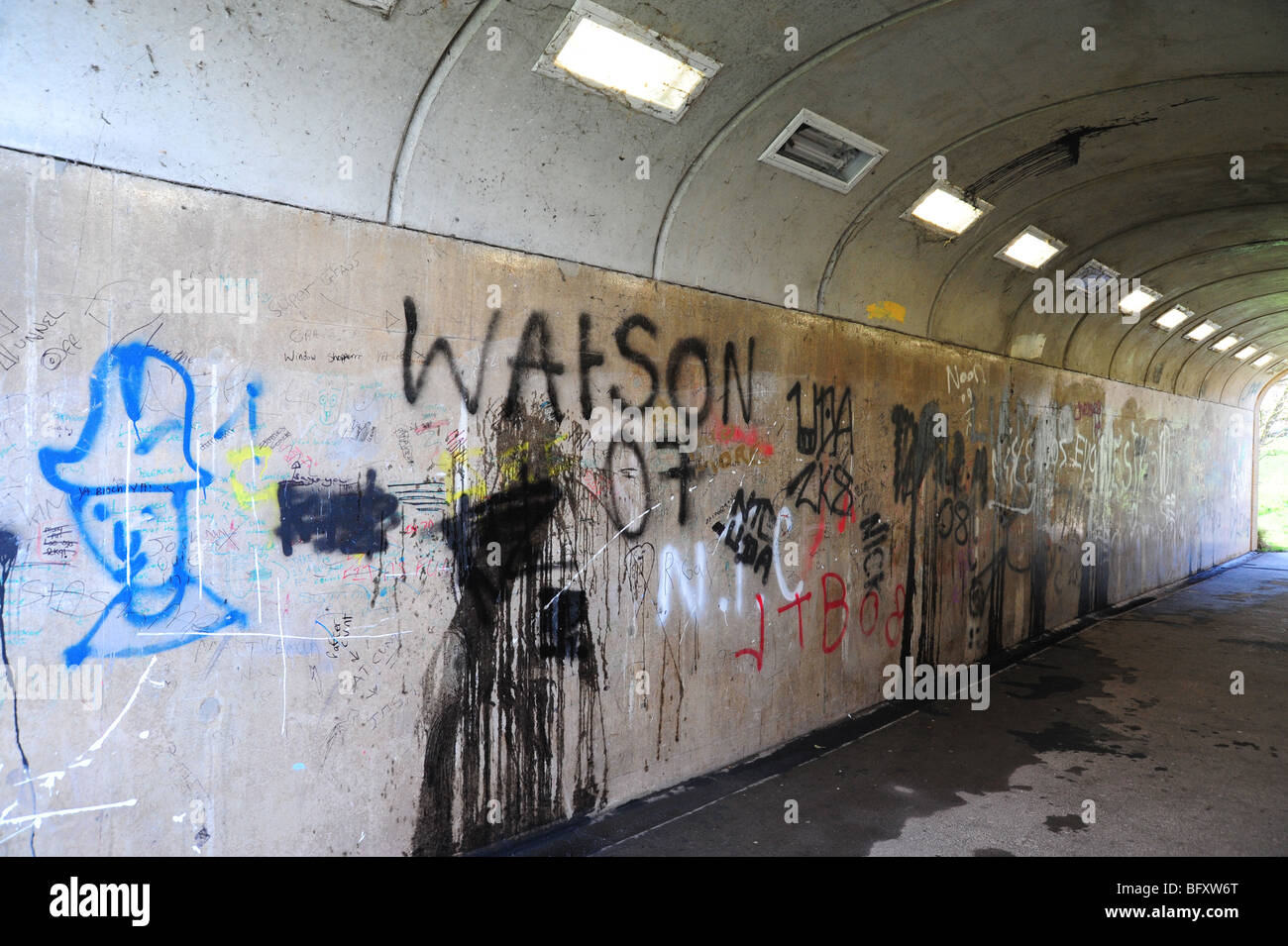Broken subway hi-res stock photography and images - Alamy