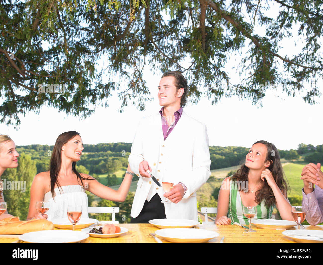 Couple having dinner exterior hi-res stock photography and images - Alamy
