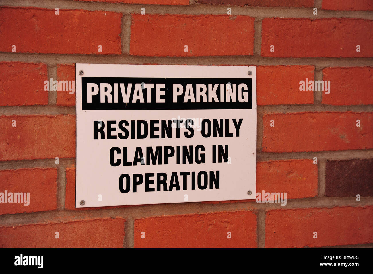 Parking for residents signs only sign Stock Photo - Alamy