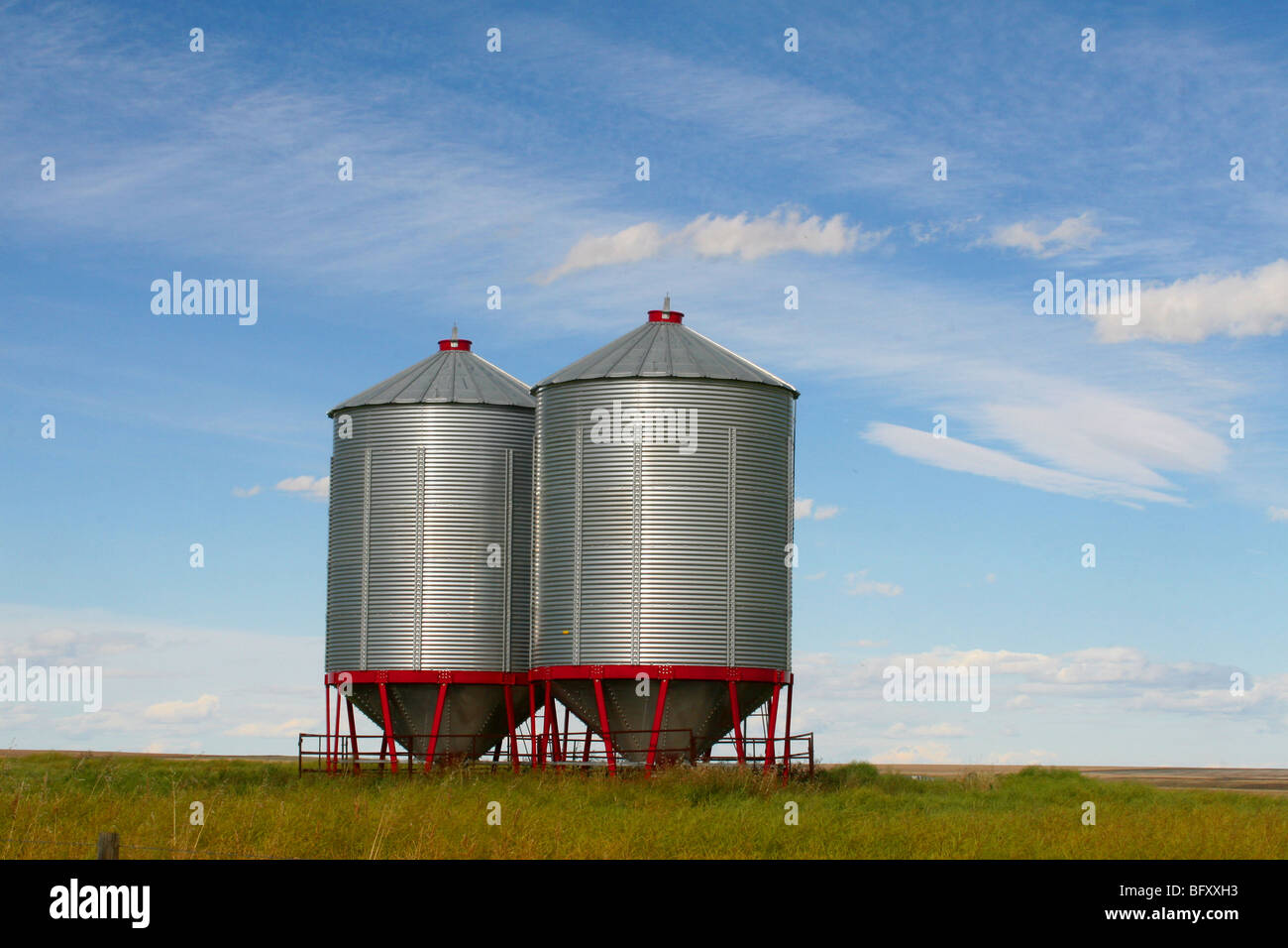 Steel bins for grain hi-res stock photography and images - Alamy