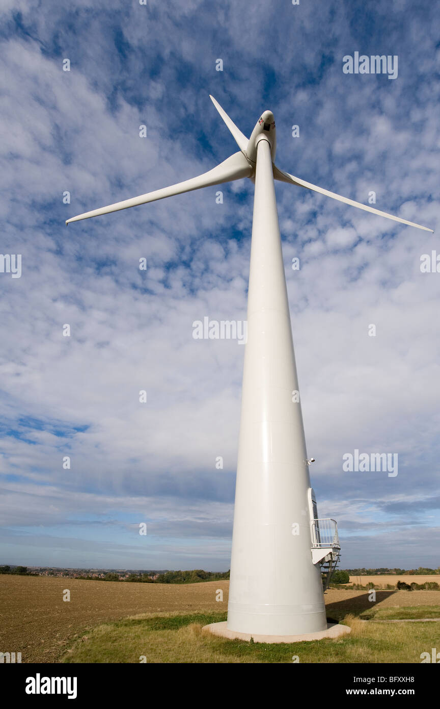 Wind turbine on a wind farm in England Stock Photo - Alamy
