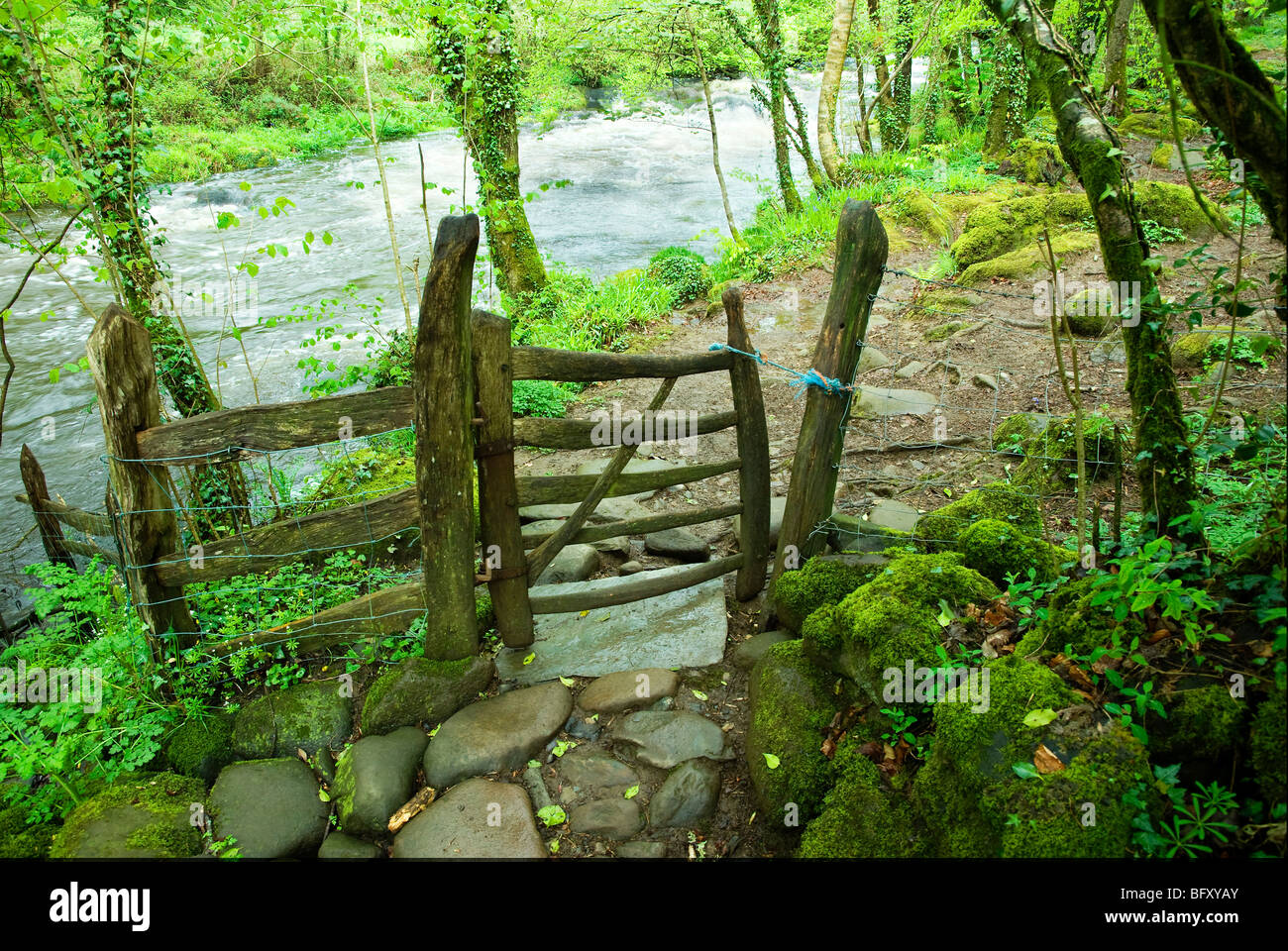 Hand made gate hi-res stock photography and images - Alamy