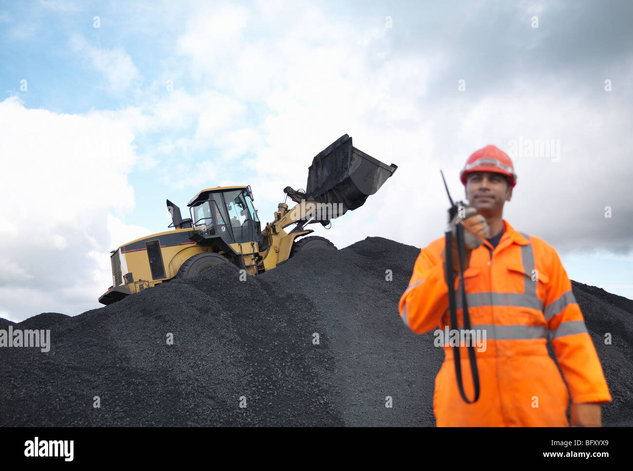 Earth pile hi-res stock photography and images - Alamy